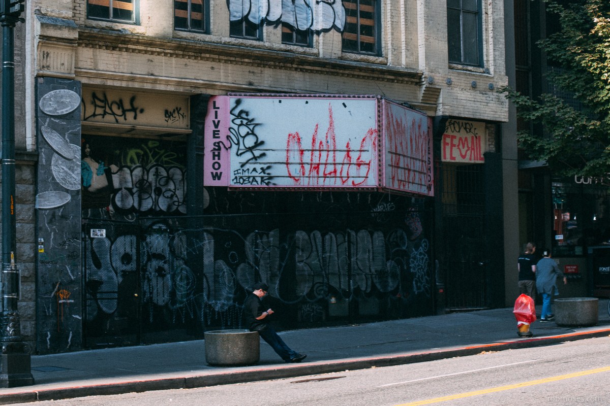 The Seven Seas Building | Rob Moses Photography