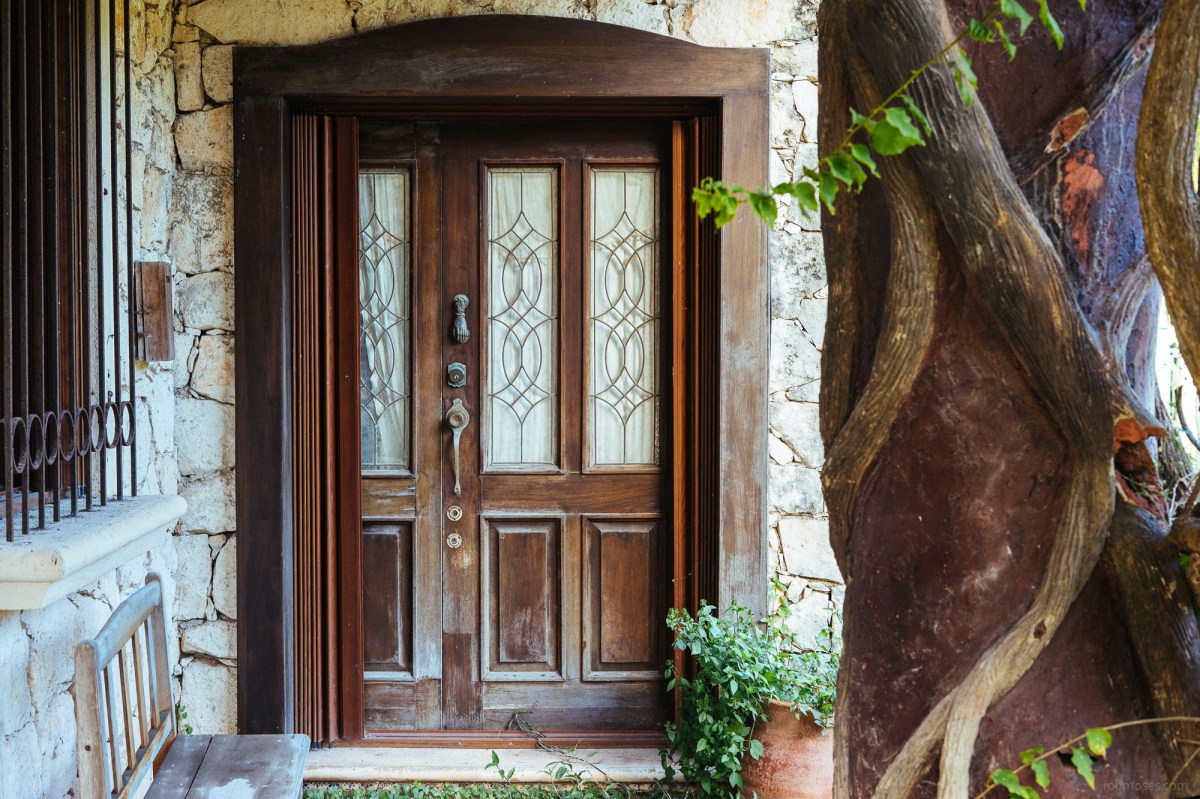 Abandoned Door | Rob Moses Photography
