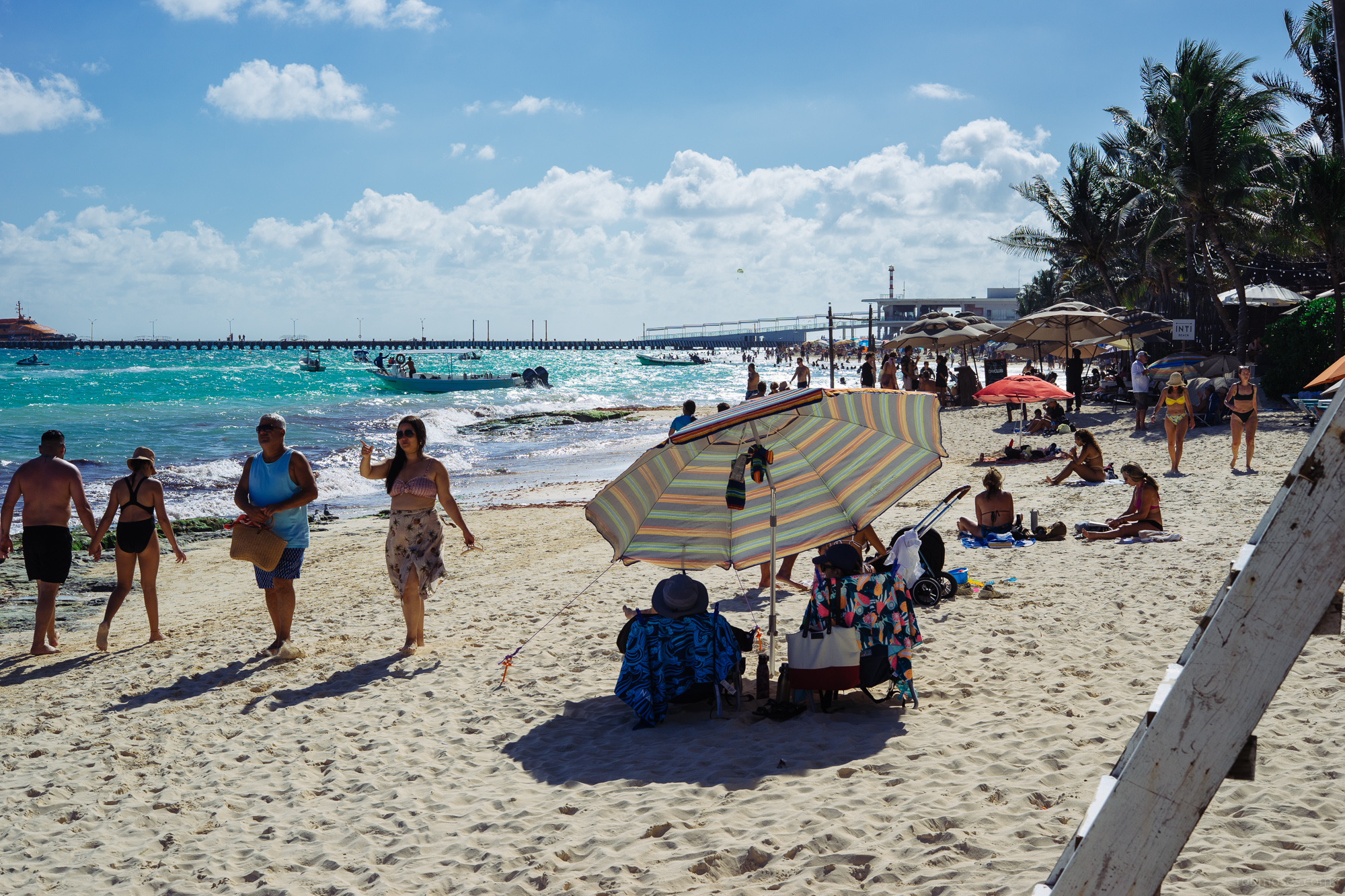 Beach People | Rob Moses Photography